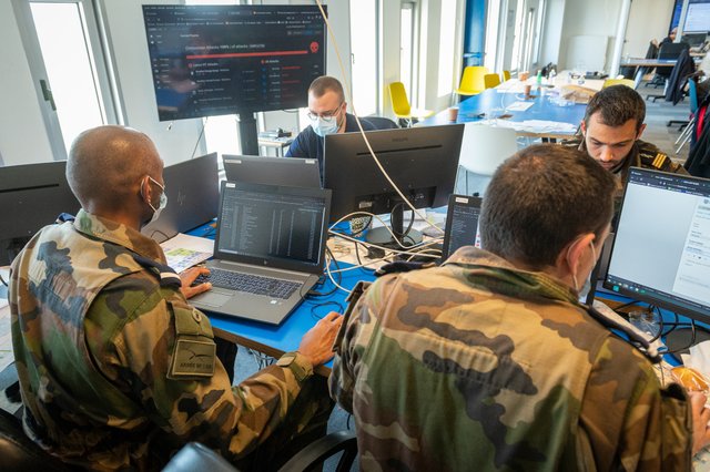 Commandement de la Cyberdéfense (COMCYBER) : photos, vidéos, recrutement