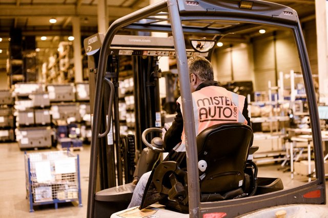 Découvrez leur logistique et leurs magasins