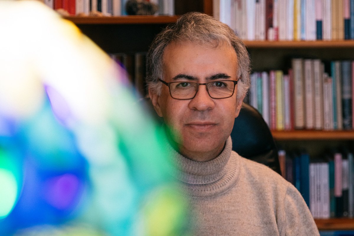 "Il suffit de traverser la rue" Éric Faye nous parle de son roman