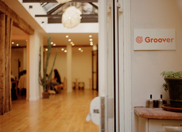 Groover: pictures, videos and careers