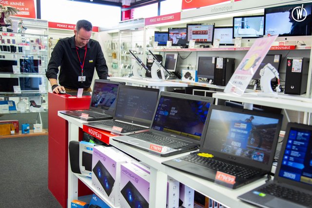 Easy Cash : photos, vidéos, recrutement