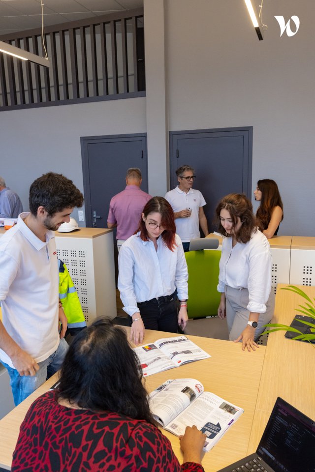 Critical Building : photos, vidéos, recrutement